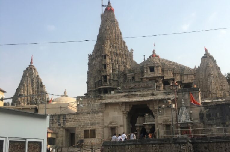 Dwarka Lighthouse - A good place for view of sunset (2022)