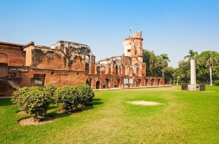 Lucknow - Capital & largest city of the state of Uttar Pradesh