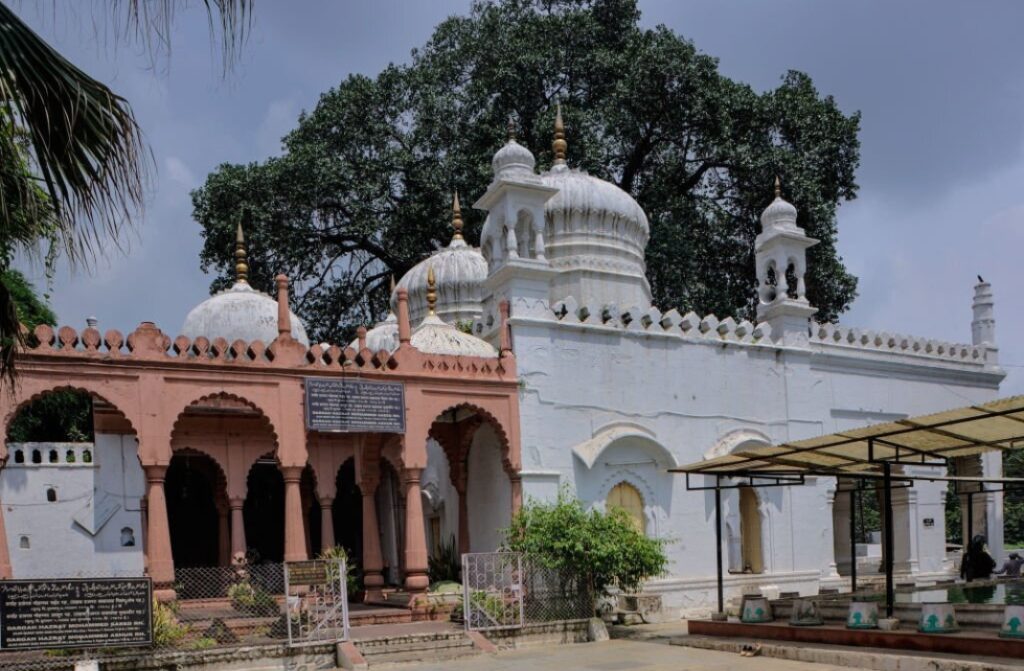 Siddharth Garden and Zoo - Good place for enjoyment with friends